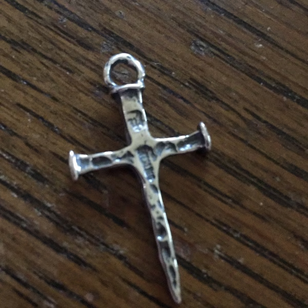 ️100% Handmade Silver Rustic Nail Cross (𝐂𝐡𝐚𝐝 𝐒𝐦𝐢𝐭𝐡 𝐇𝐚𝐧𝐝𝐦𝐚𝐝𝐞®)